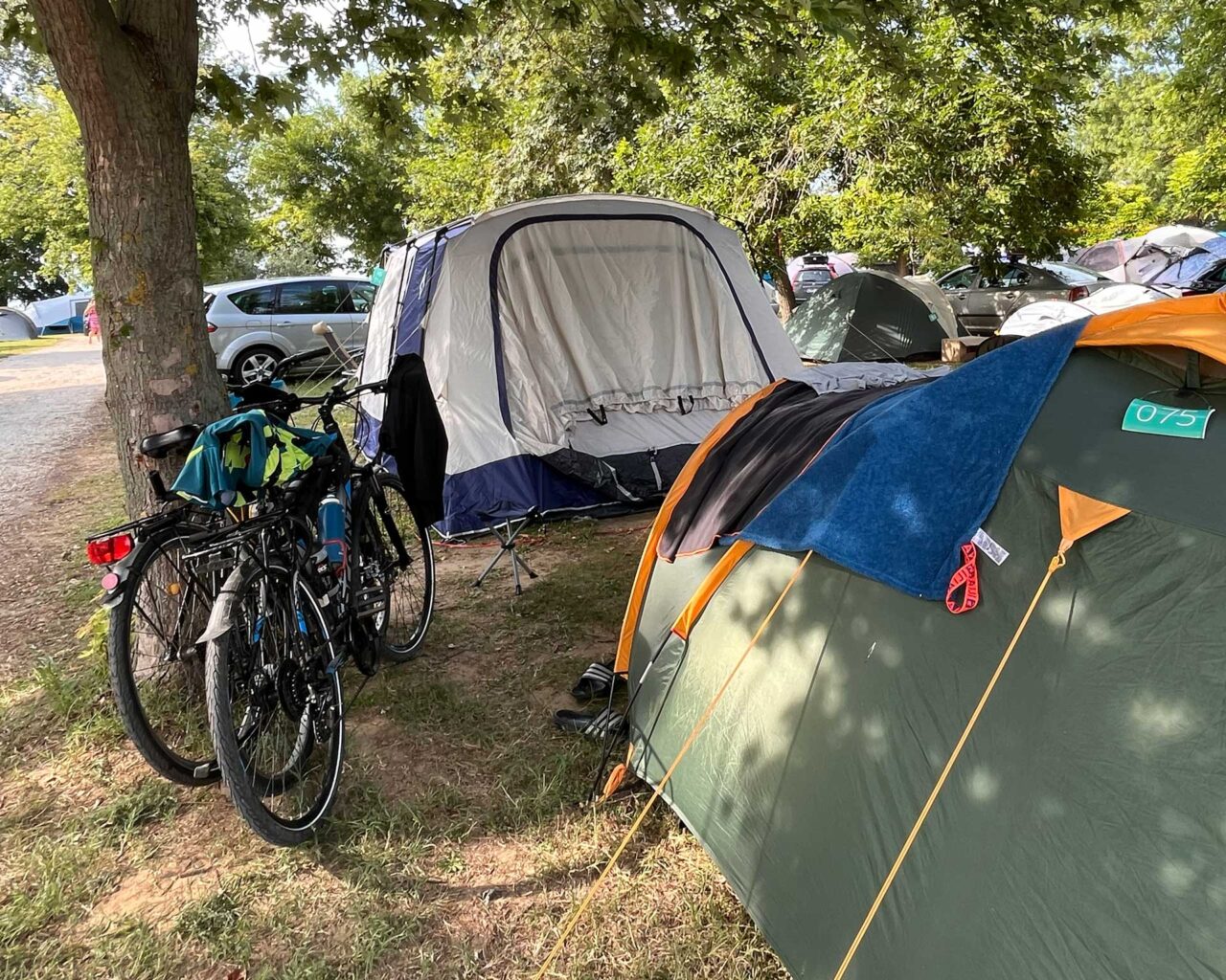 Sátorral az Aranyparton | Aranypart Camping & Apartments